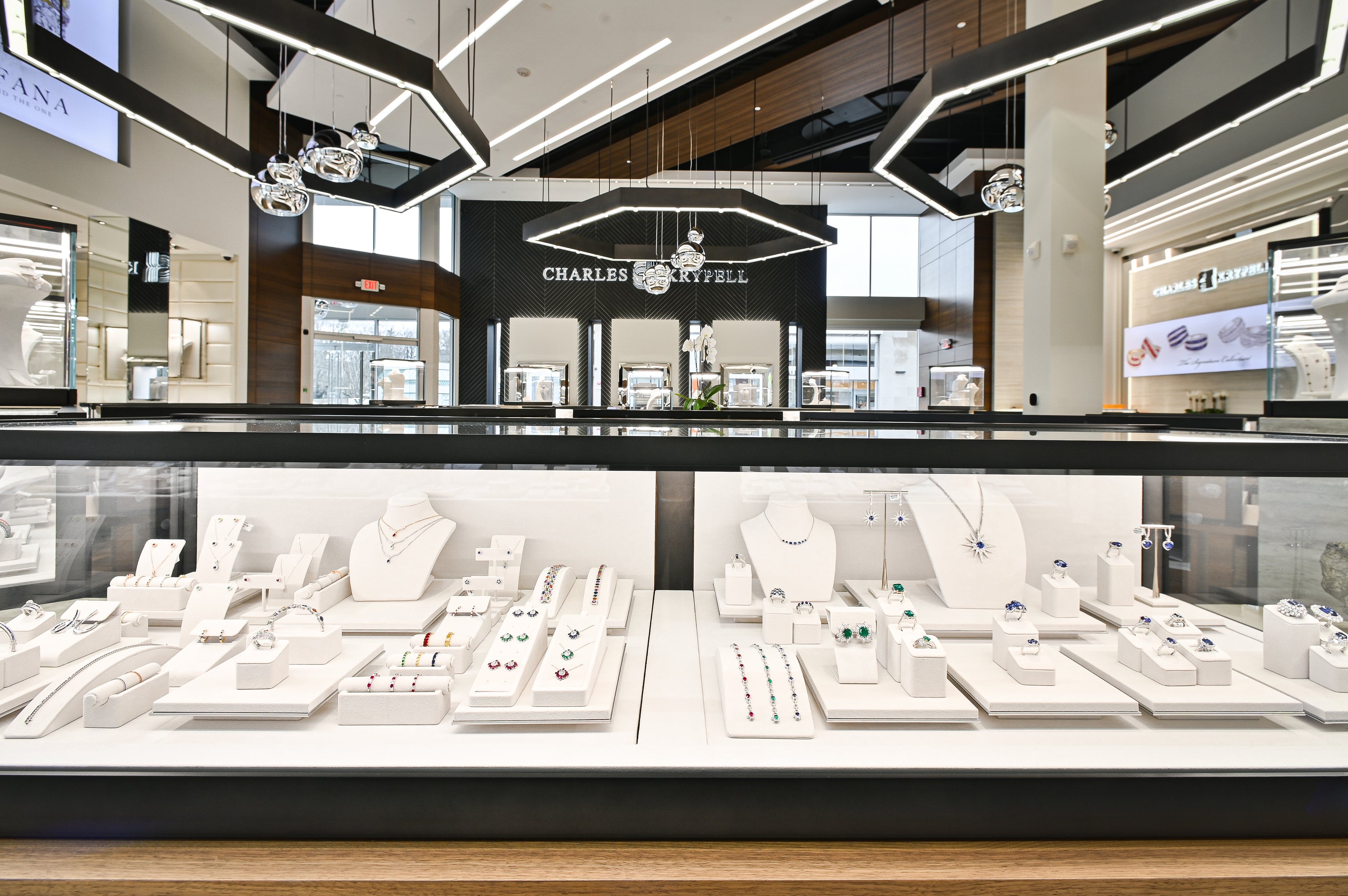 Jewerly Display What Are The Types Of Jewelry Display Cabinets? What