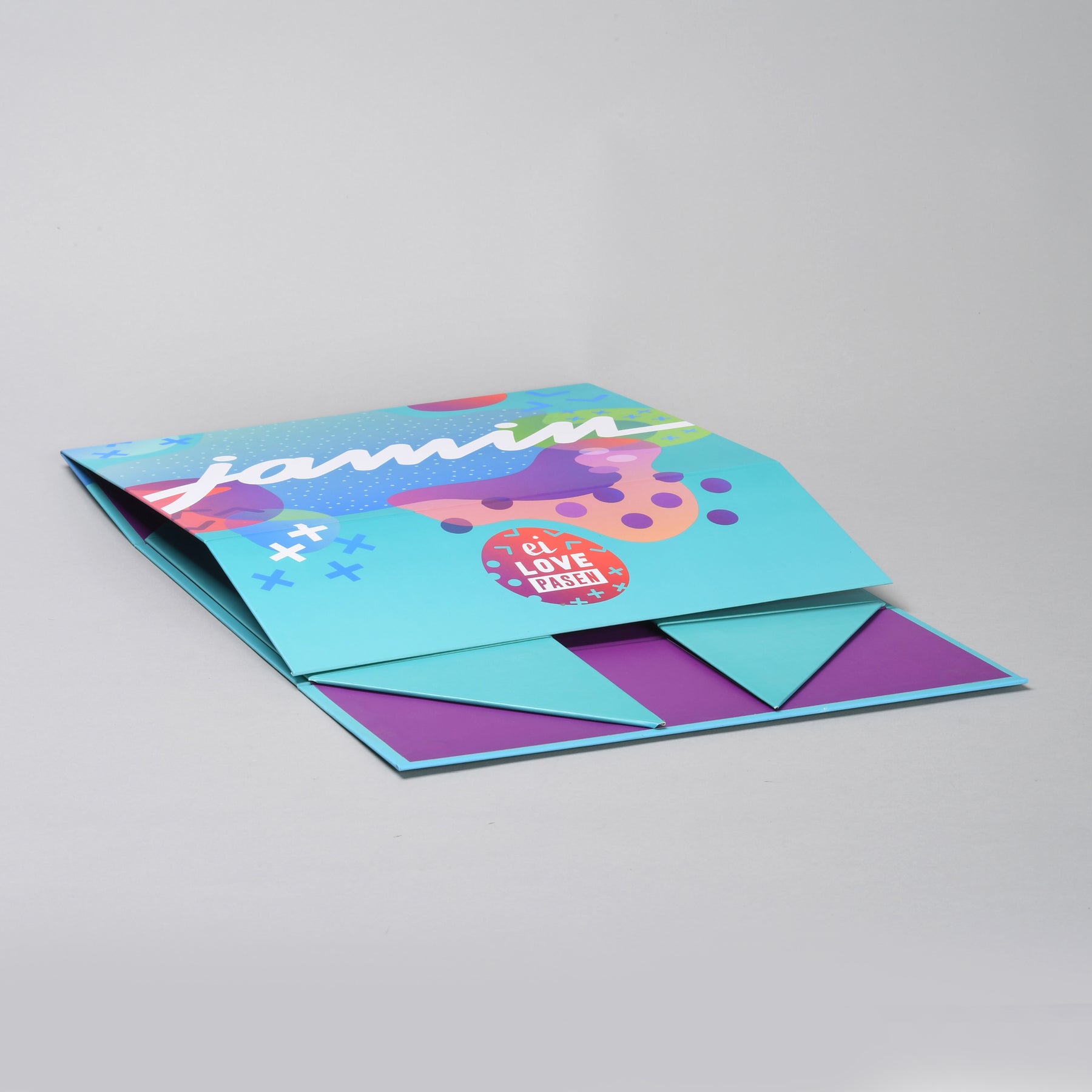 Flat Folding Shipping Box – Montagne Custom Packaging